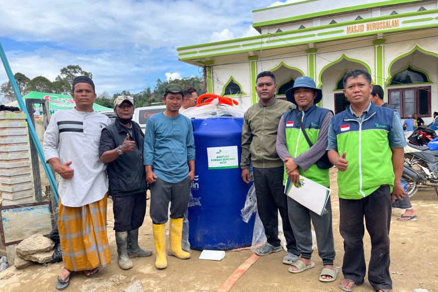 LAZ SIDOGIRI SALURKAN 16 TANDON AIR DAN BANTUAN AIR BERSIH KE DESA-DESA ...
